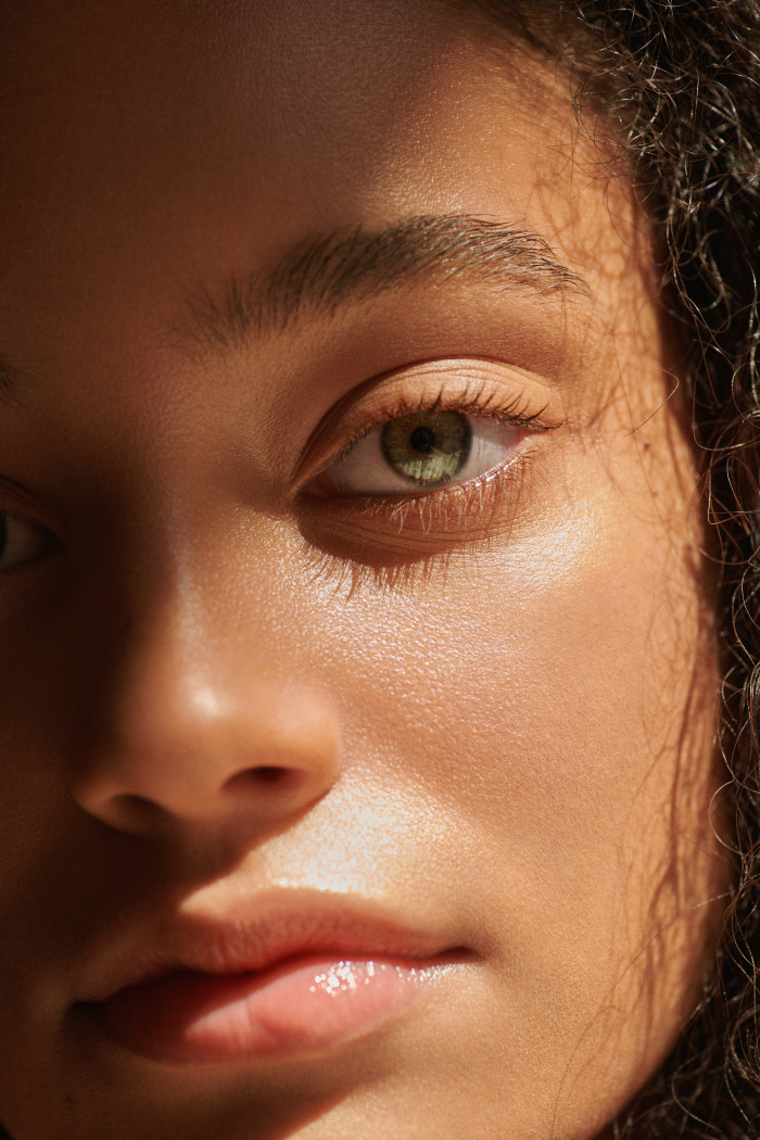 Morena de Ojos azules verdes / Modelo: @daniela.riveri